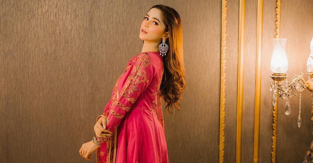 Aima Baig Umrah Tour 2024 Archives - The Pakistan Observer Digital